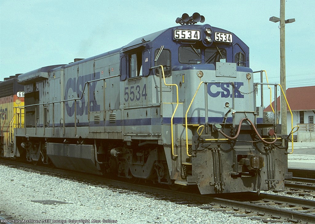 CSX B30-7 5534